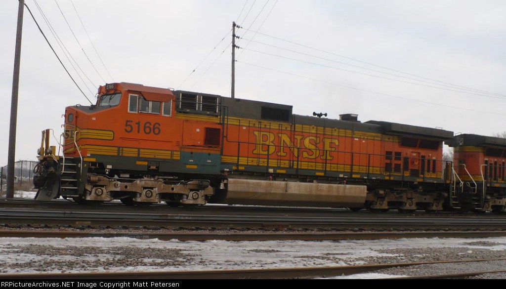 BNSF 5166